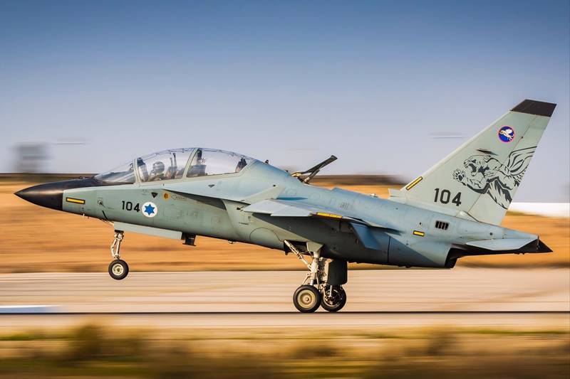 Young Israeli fighter pilots fly M-346 in simulated combat missions ...