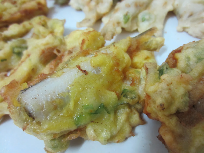 Monie's Life: cucur ikan bunga air