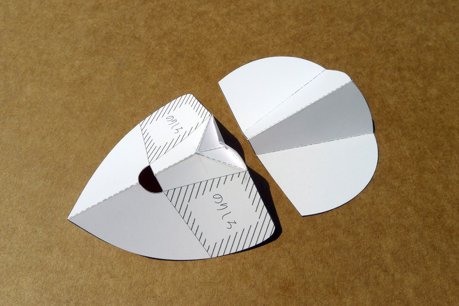 noseflute.org: Paper nose flute template by Susumu Yasuda