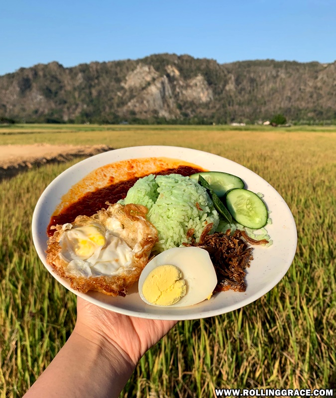 Breakfast by the Paddy Field: Warung Tepi Sawah, Kangar, Perlis ...