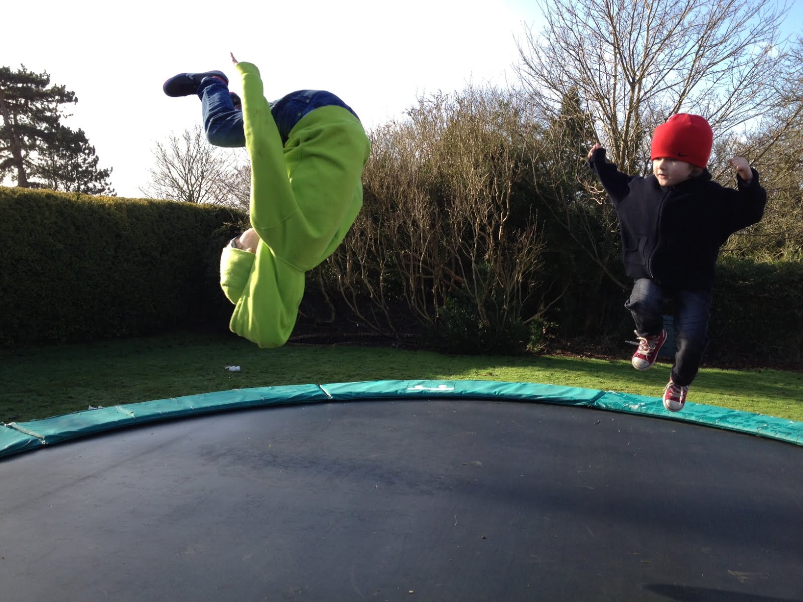 Syd Johnny Wood: Trampoline action