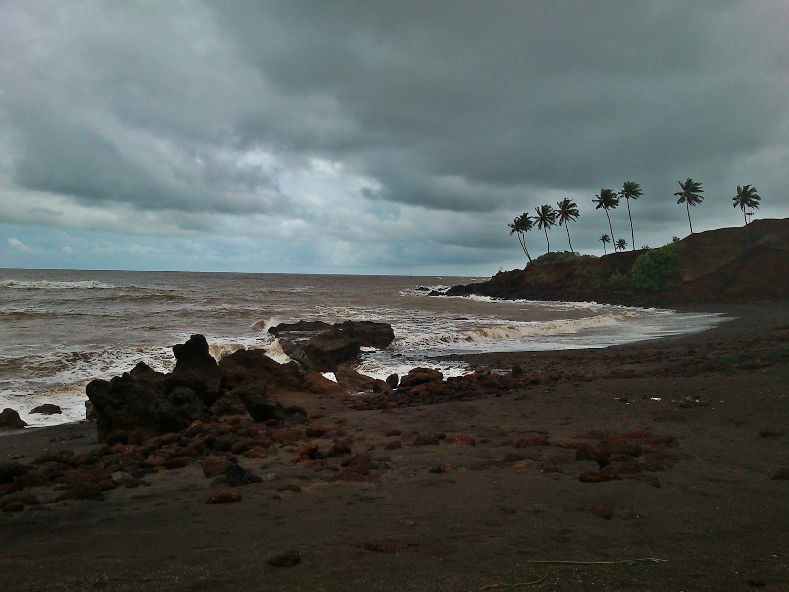 NIfISH tRAVELOGUES: Redi Beach (Sindhudurg)