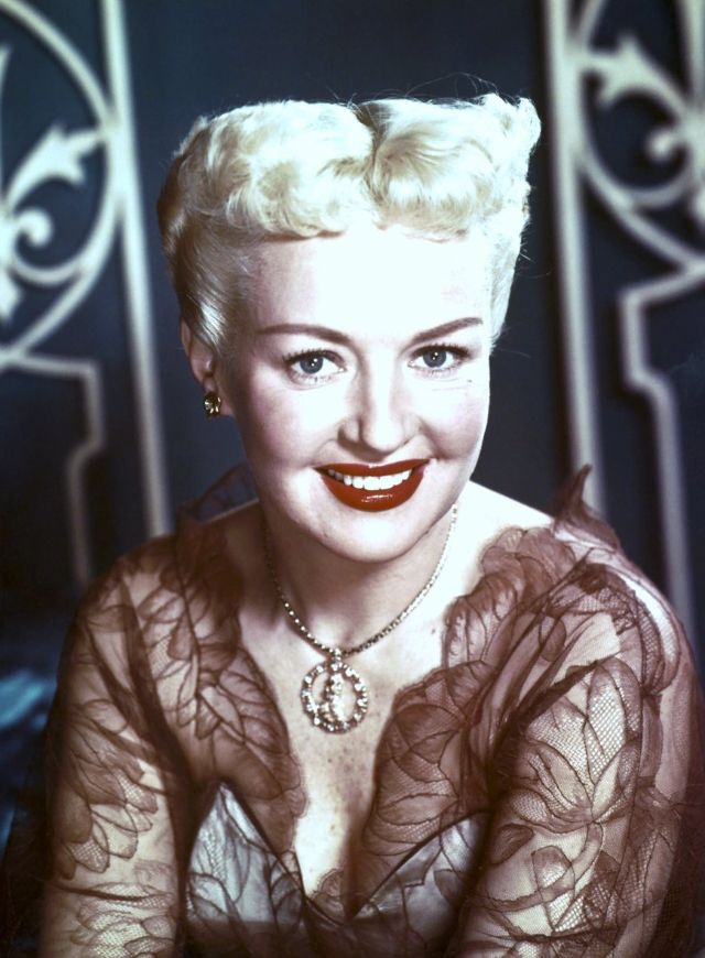 30 Stunning Color Photos of Betty Grable in the 1940s and 1950s ...