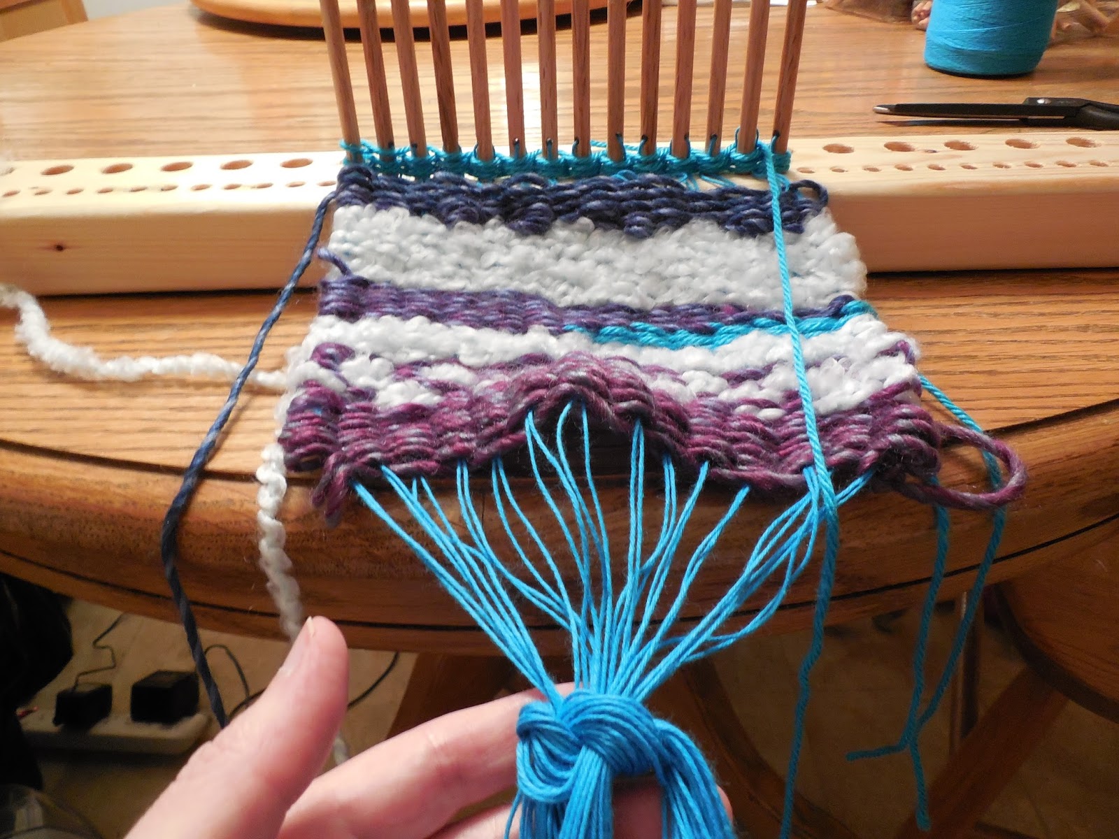 Sack o Dreams: Working with a peg loom