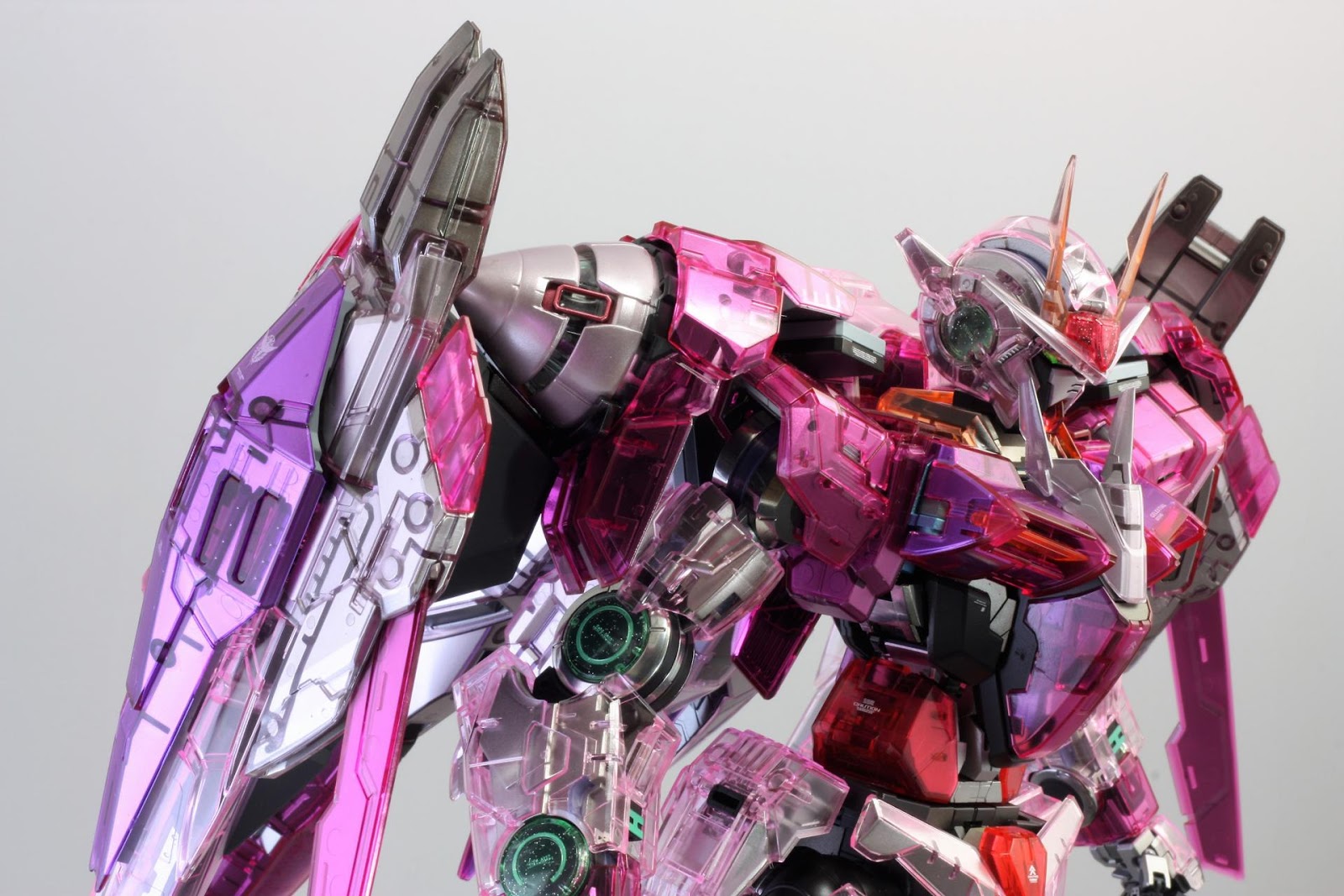 Painted Build: PG 1/60 00 Raiser [Trans-Am Clear]