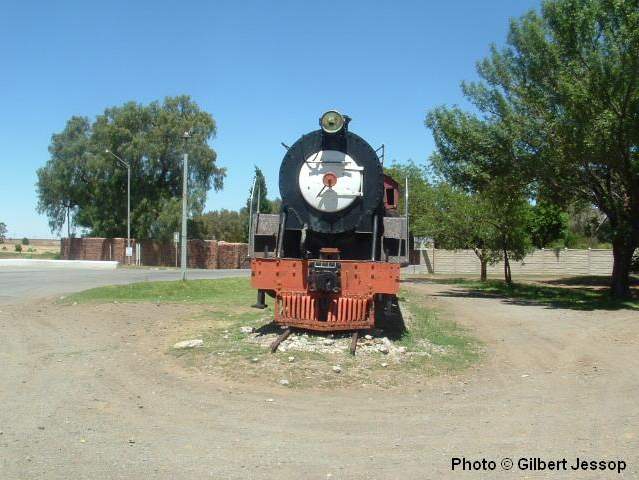 old STEAM LOCOMOTIVES in South Africa: Theunissen, Town, SAR Class 16DA ...