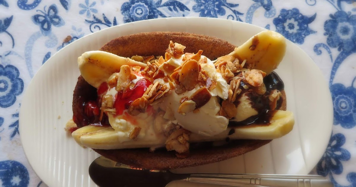 Churro Banana Split Boats | The English Kitchen