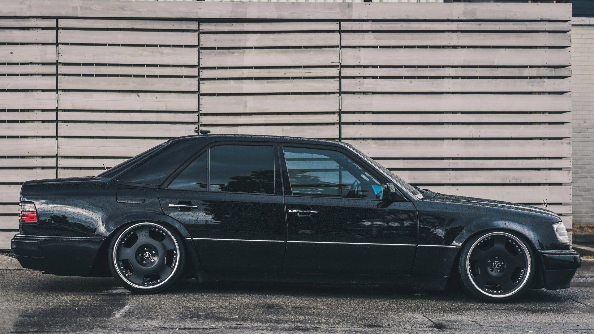 Mostbook: Tuning Mercedes Benz W124 500E Stance