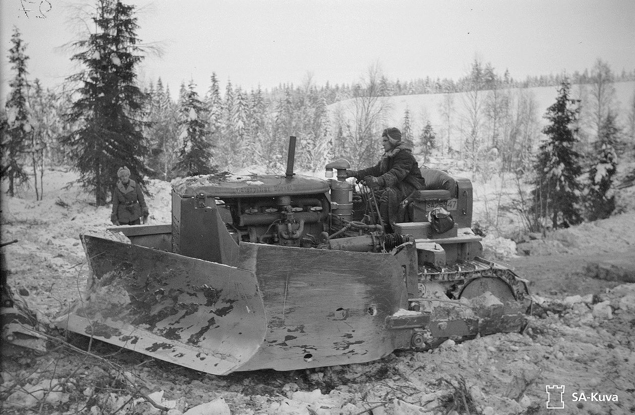 Panzerserra Bunker- Military Scale Models in 1/35 scale: Caterpillar D7 ...