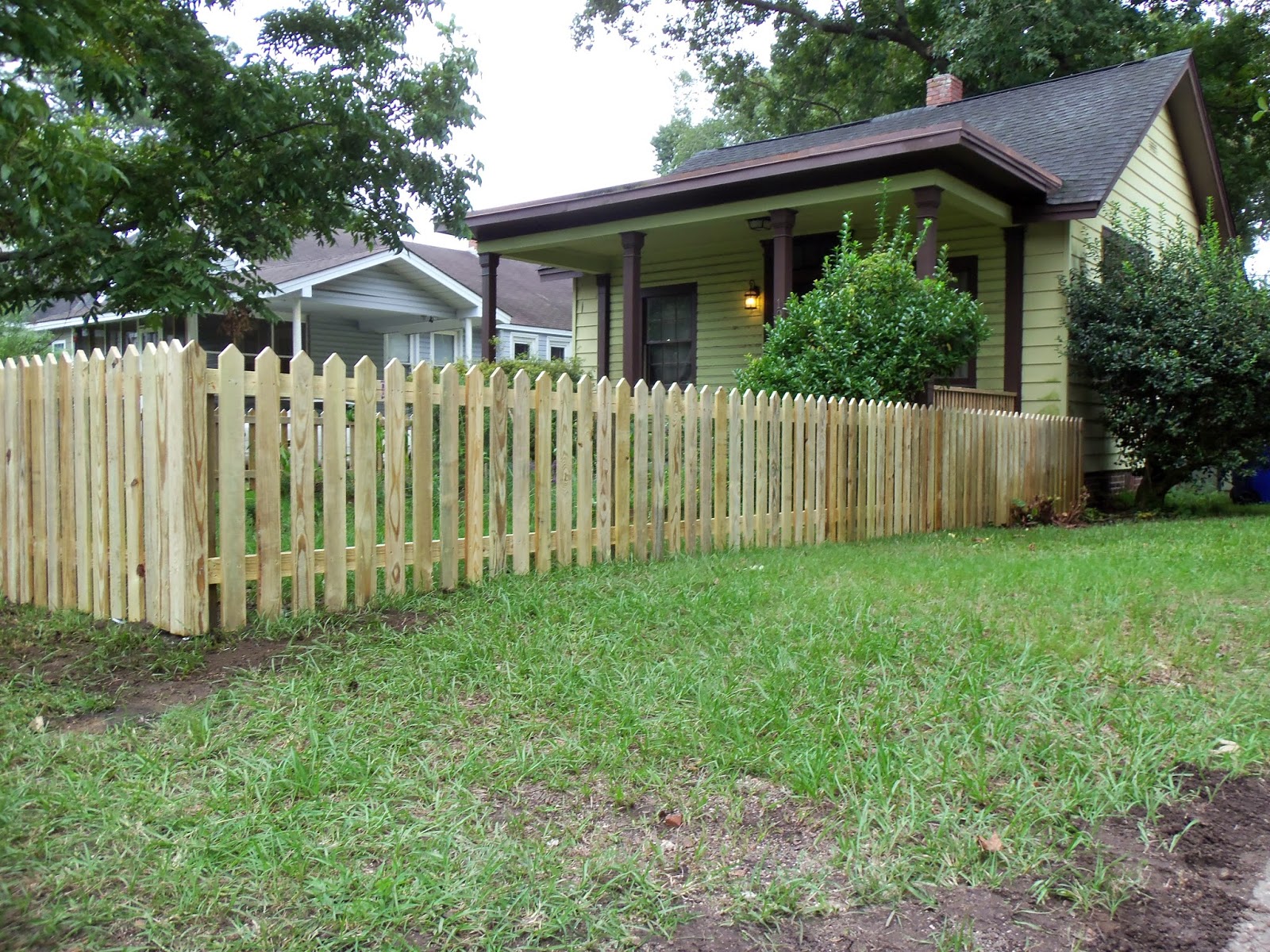 Town & Country Fences, LLC: Dressing Up the Front Yard with a Cute Wood ...