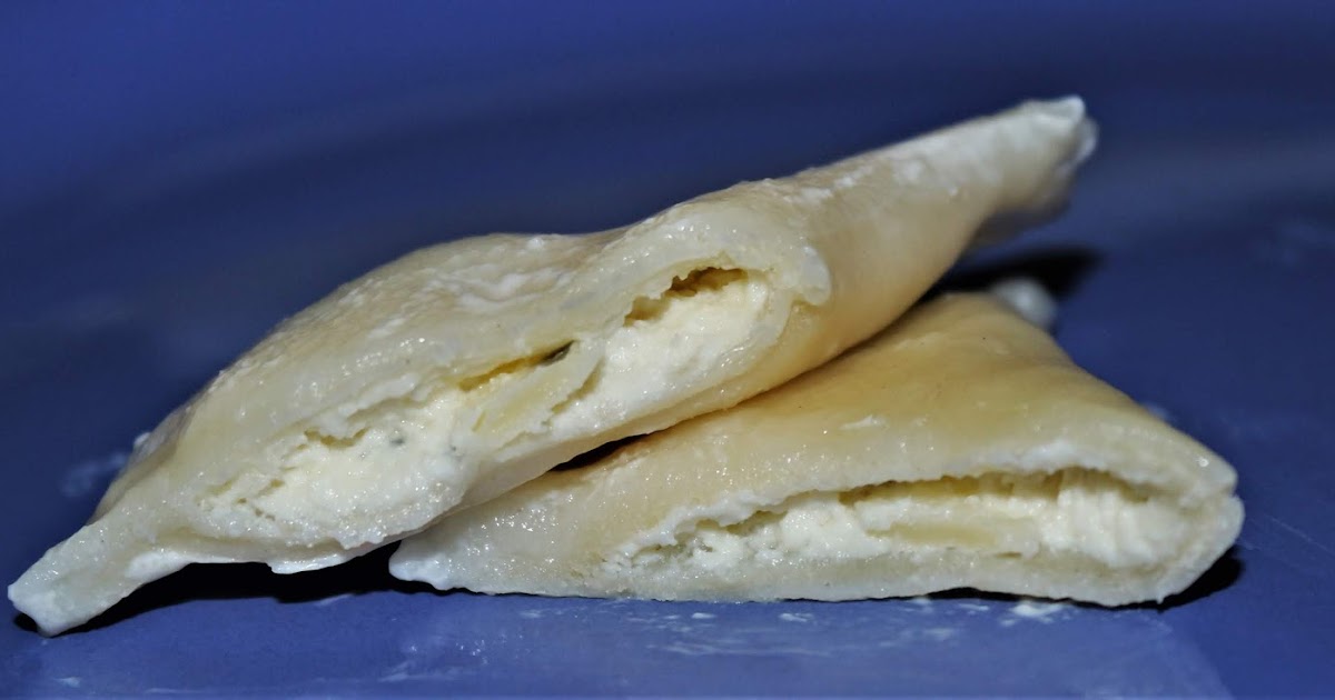 Retetarul-lui-Alex: Coltunasi cu branza sarata