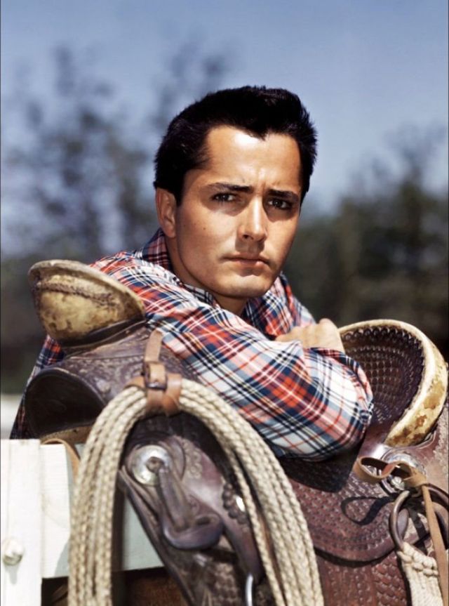 35 Handsome Portrait Photos of John Derek in the 1940s and ’50s ...