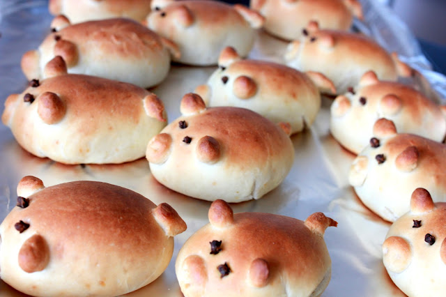 Fluffy Veggie-Filled Piglet Rolls: A Cute and Delicious Snack