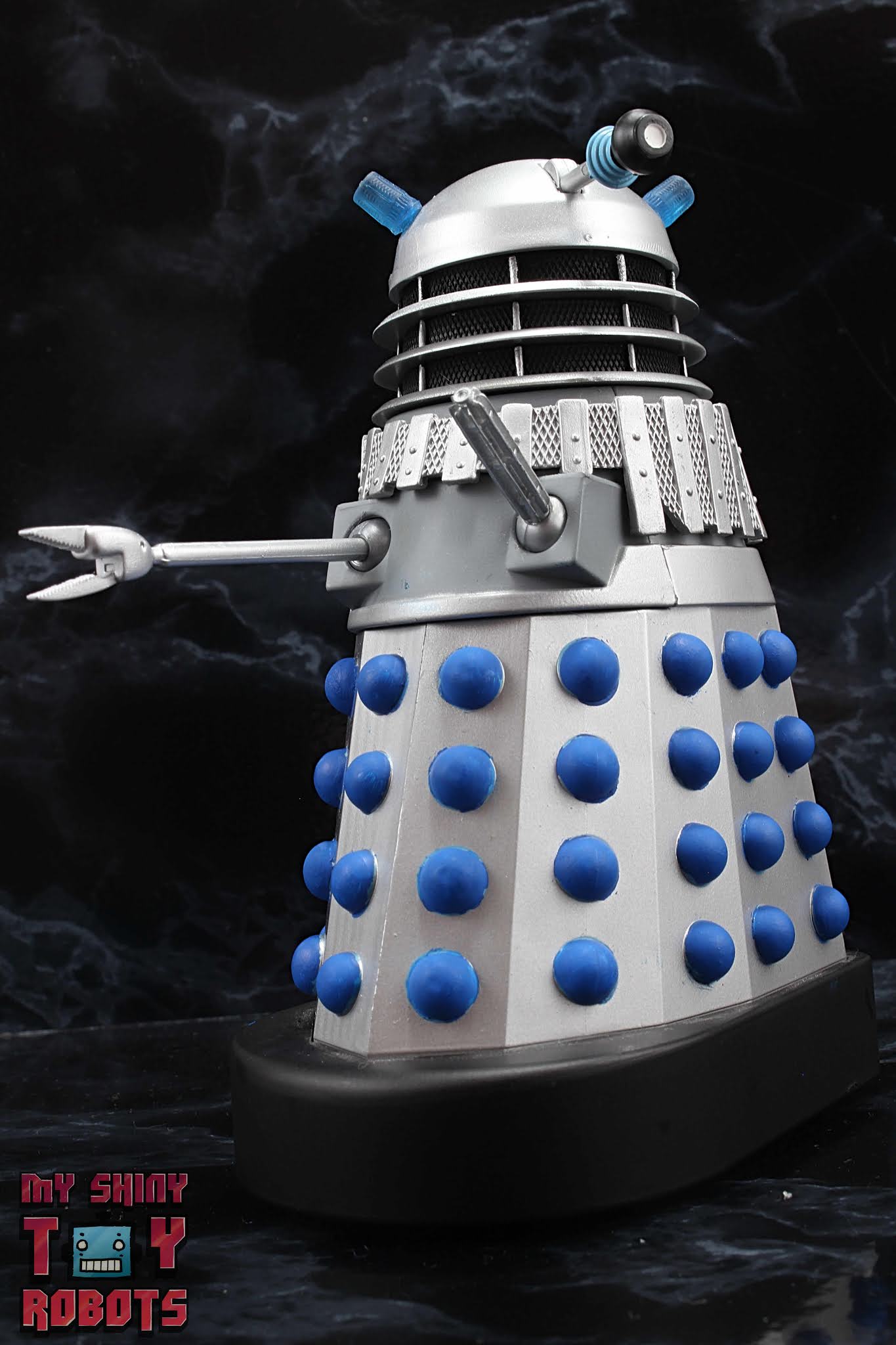My Shiny Toy Robots: Custom Figure: 'Daleks - Invasion Earth 2150AD ...