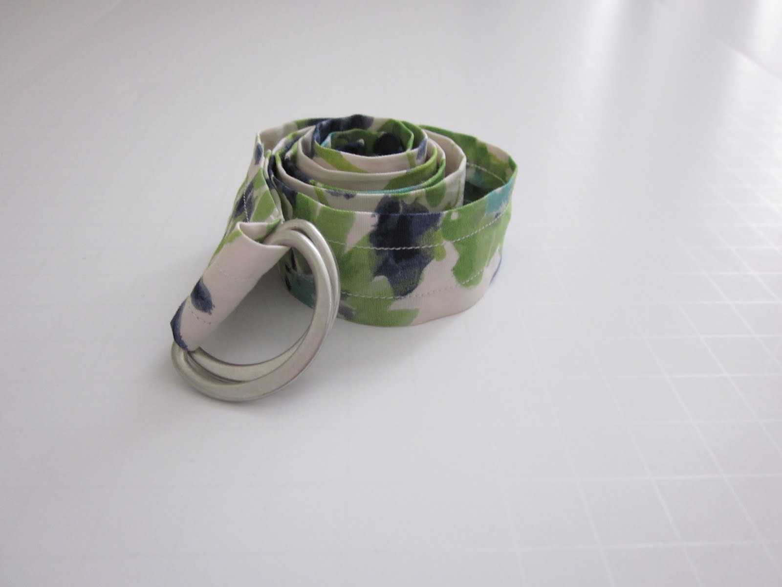 The Crafty Novice: DIY Sew: Fabric Belt