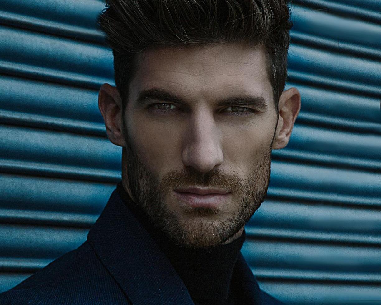 Ryan Barrett en portada de HAROLD Magazine Fall Issue