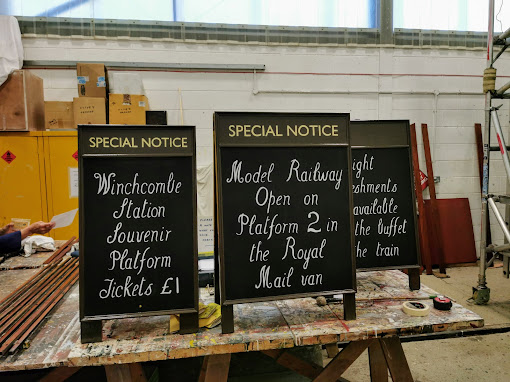 Friday9th/Saturday 10th - Signwriting indulgence