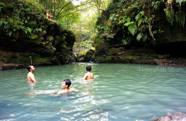 Bermain Air di Aliran Kali Boyong (Green Kayen) Jogja - Nasirullah Sitam