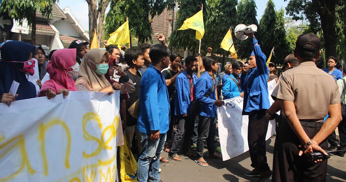 Aksi PMII Lanjutkan Pembangunan Jembatan Brawijaya Kediri
