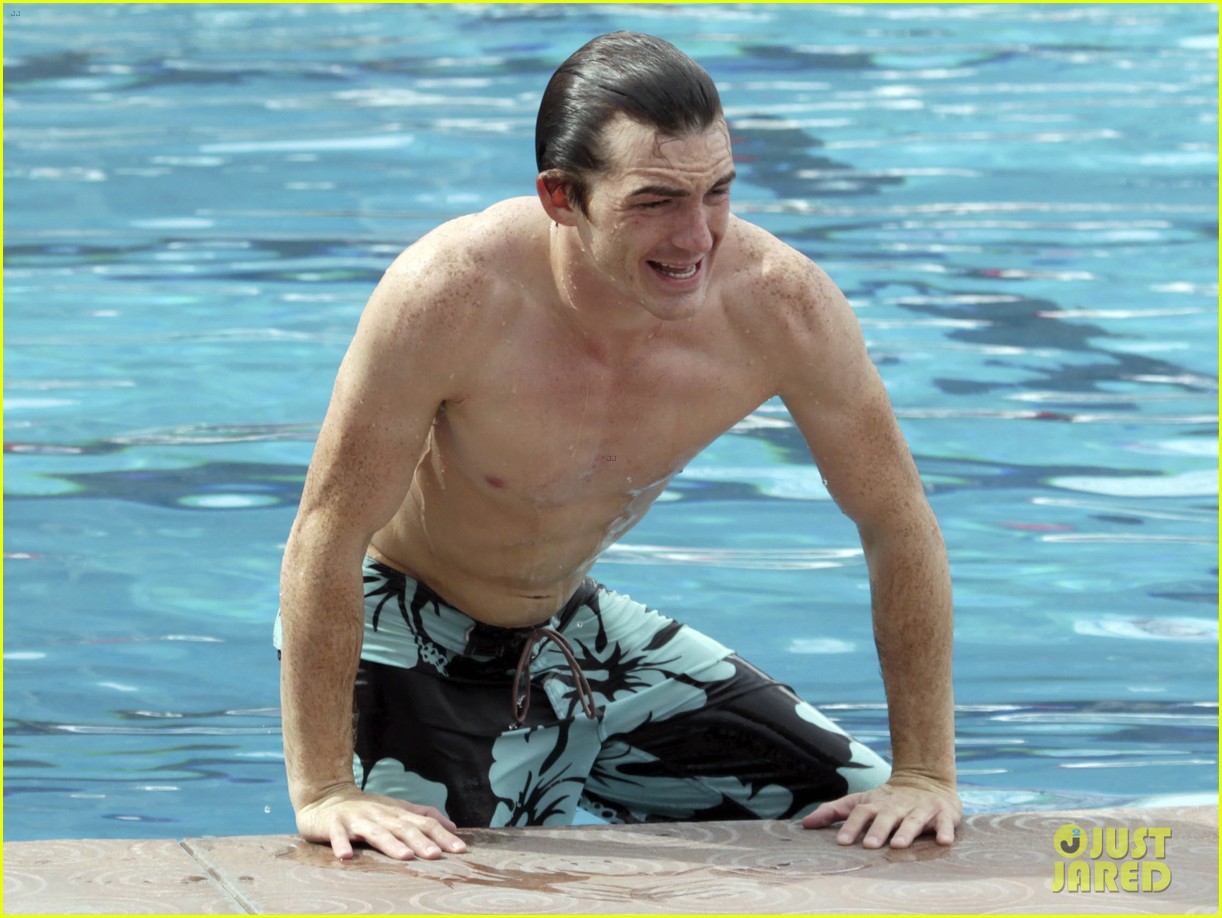 REUNIAODEFÃSDEDRAKEBELL