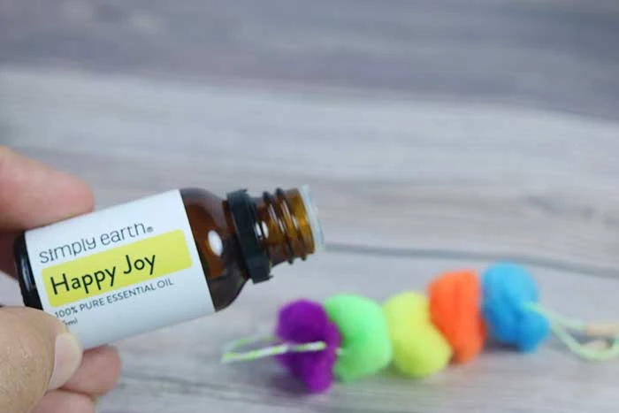 DIY Essential Oil Car Diffuser (Dollar Tree DIY) - Koti Beth