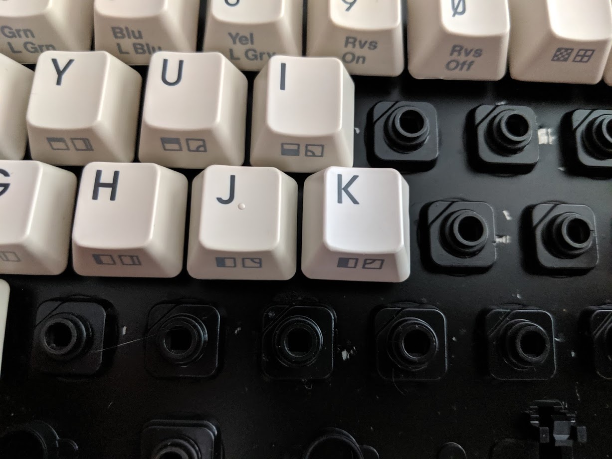 The Calculator Review: Commodore 128: Keyboard Retr0brighting