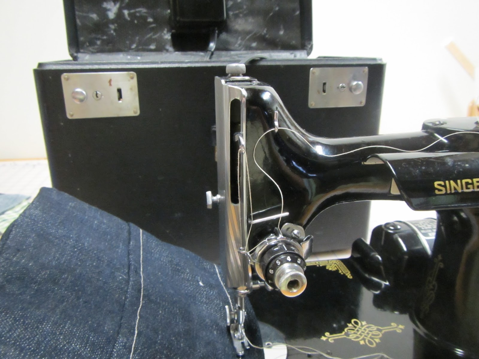 Tammy's Craft Emporium: Singer Featherweight - denim extension table cover.