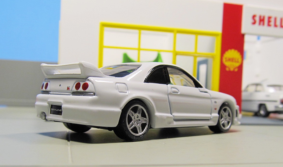 Tomica Premium Nissan R33
