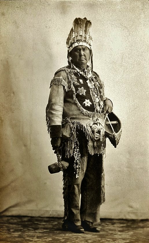 Native American Indian Pictures: Iroquois Indian's Clothing Gallery of ...
