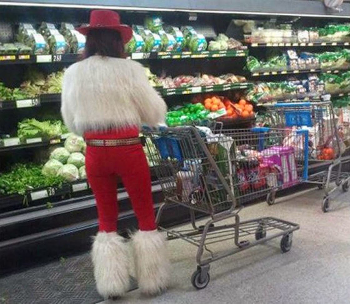 Chuck's Fun Page 2: Scene at Wal*Mart - no dress code shopping (18 images)