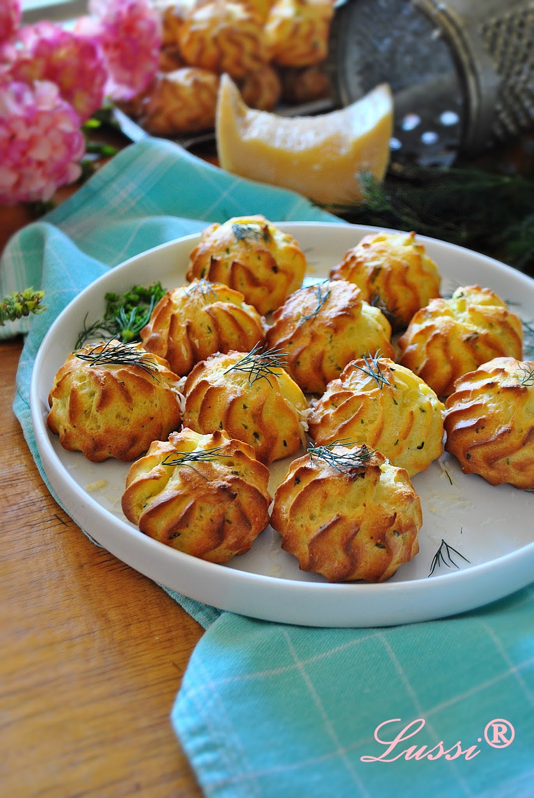 Lussi`s World of Artcraft: Солени еклерчета - идеалното предястие ...