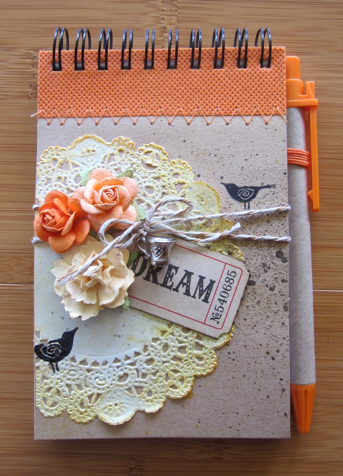 Crafty Buzz: Vintage Notebook