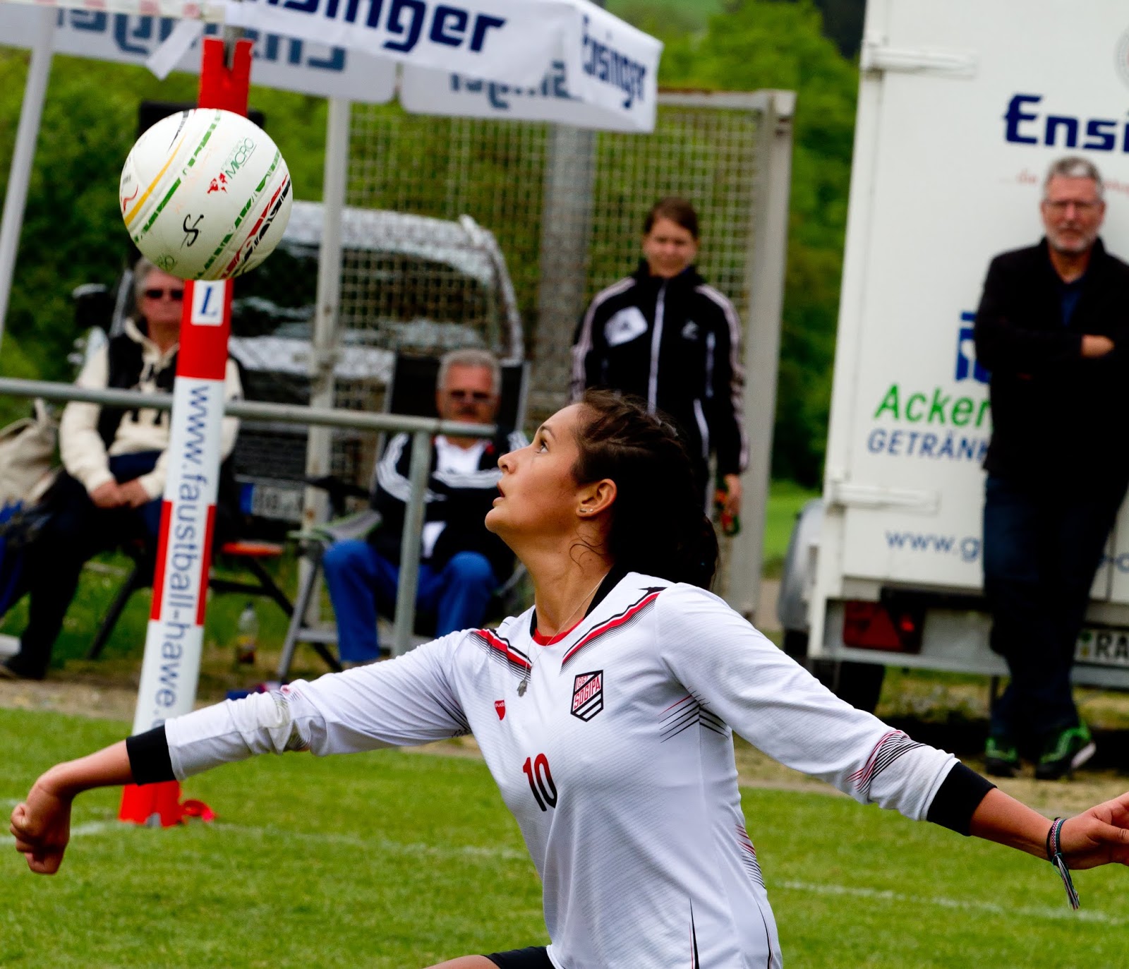 FAUSTBALL BRASIL: CONOCIENDO A SABINE SÜFFERT