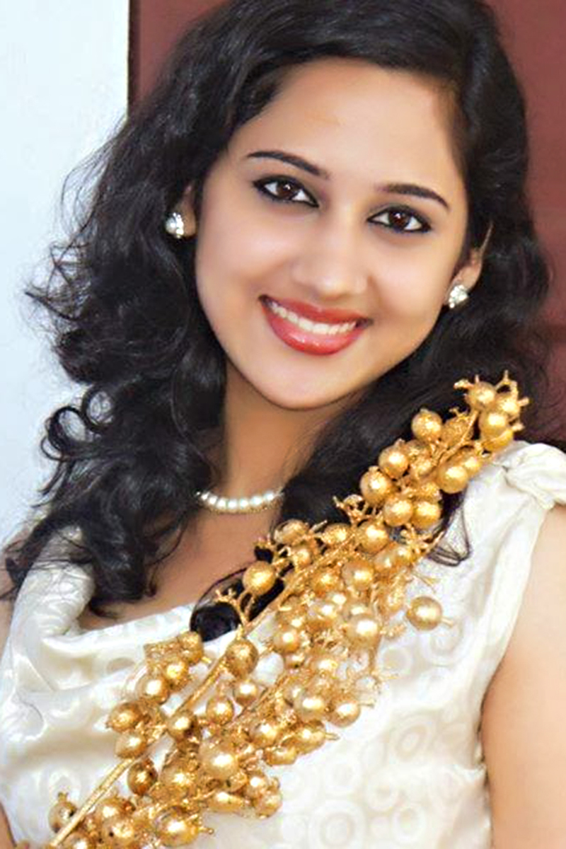 BEAUTIFUL KERALA ACTRESS MIYA GEORGE'S CLOSE UP PHOTOS OF LOVELY SMILE