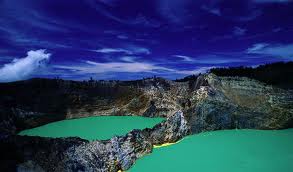 TOURISM OF THE WORLD: Three Colors Lake Mount Kelimutu, Indonesia