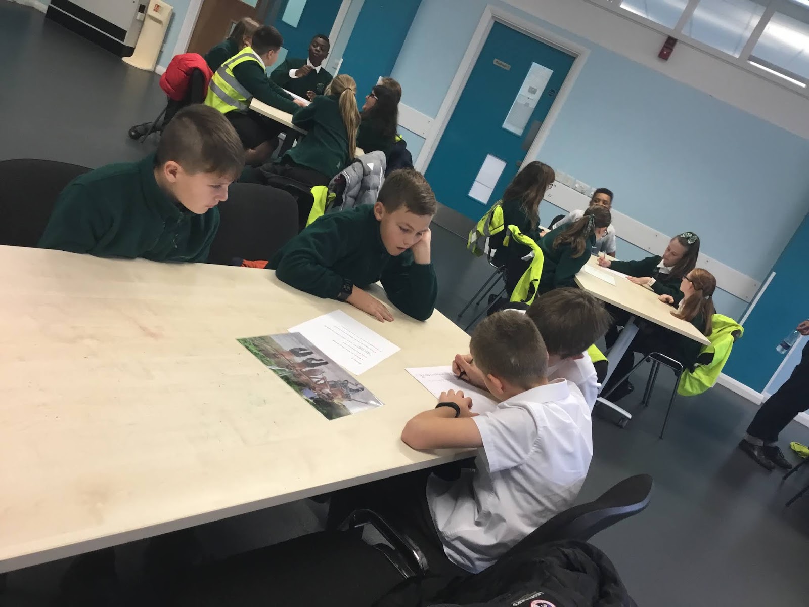 Suttons Primary School: 6KR Hornchurch Library