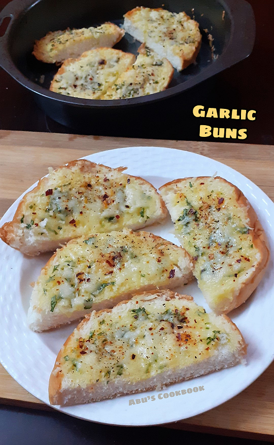 Cheese Garlic buns | Mini garlic bread using buns | Crispy Garlic buns ...