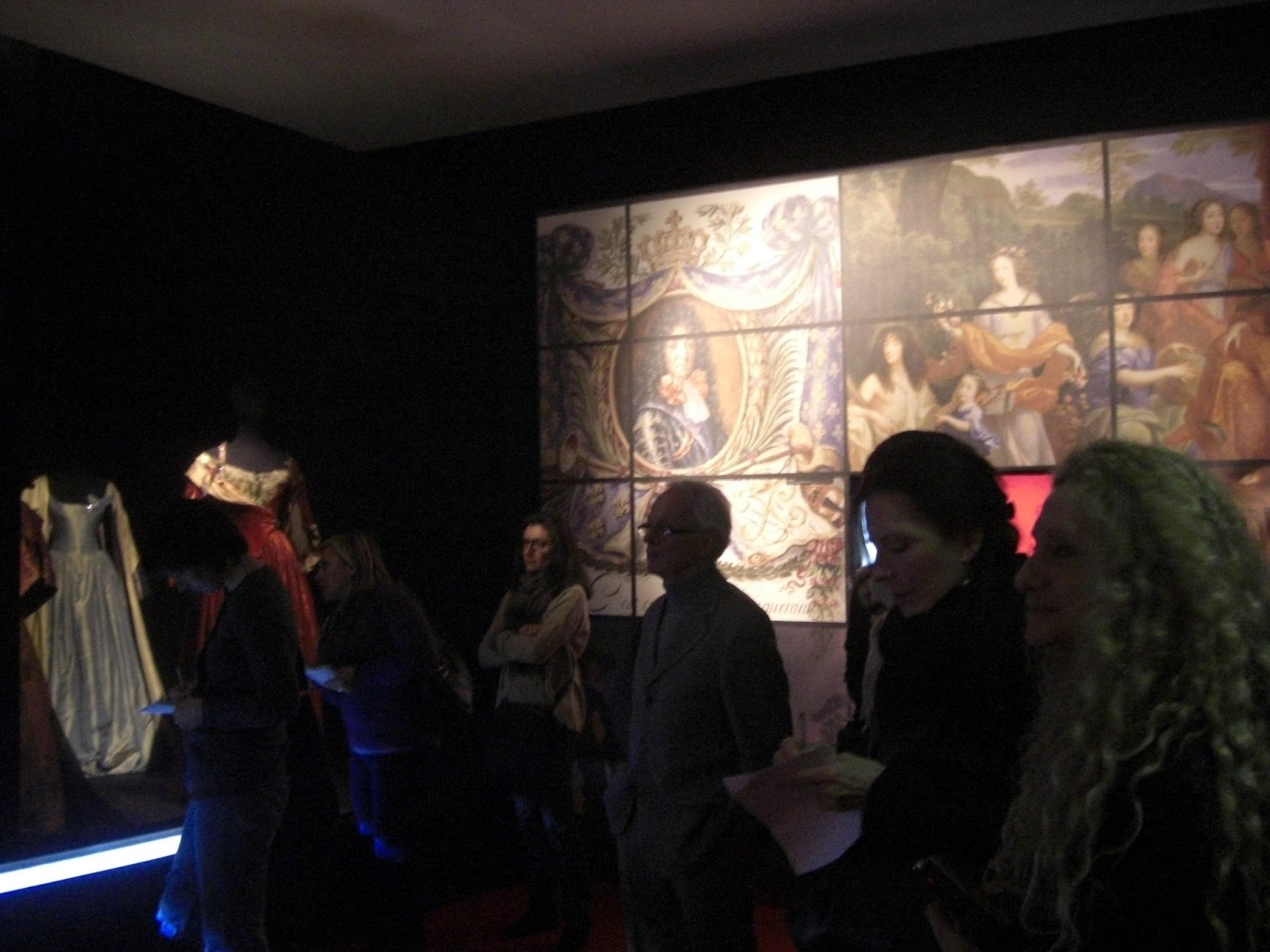 Daniel Ogier le décorateur: COSTUMER LE POUVOIR opéra et cinéma