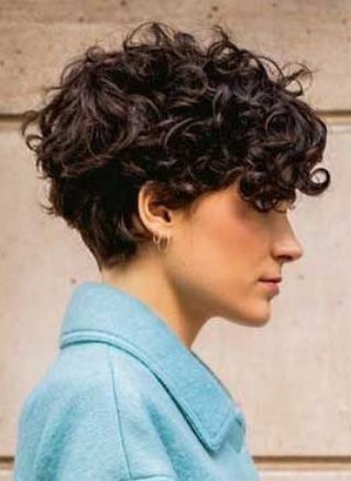 Pelo corto con rizos Verano 2020