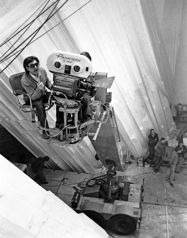 40 Rare and Amazing Behind the Scenes Photographs From the Making of ...