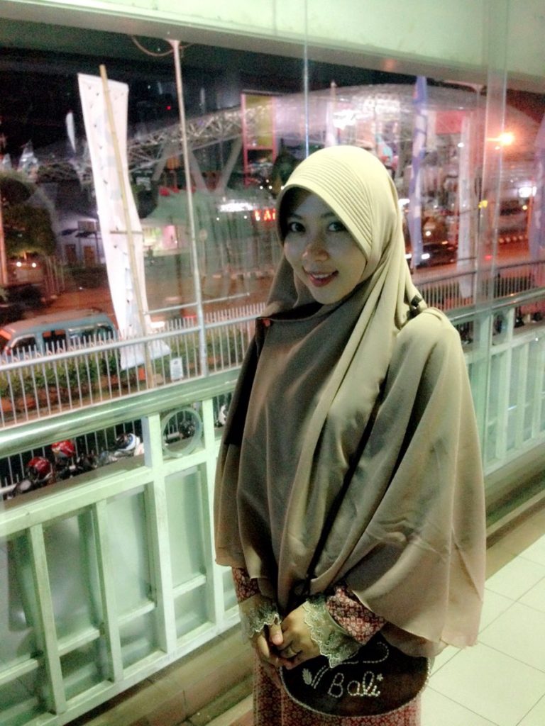 HIJAB SANGEAN YANG DOYAN NYEPONG.