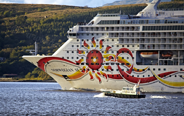 Dougie Coull Photography: Norwegian Sun - Cruise Ship at Greenock