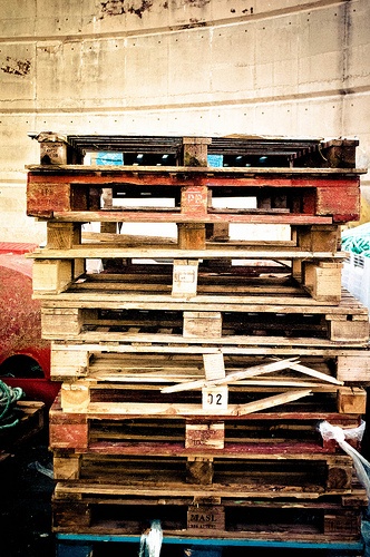 Someday Come Soon: REPURPOSED PALLETS