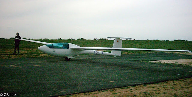 Me gustan los aviones: PIK-20 y 30