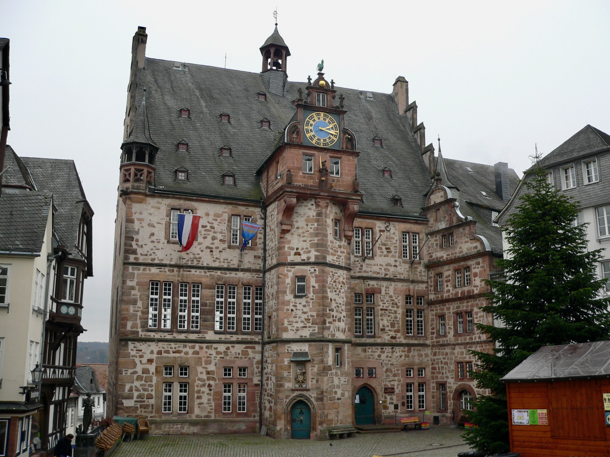 AD TILIAM: Marburg - Elisabethkirche und Stadt