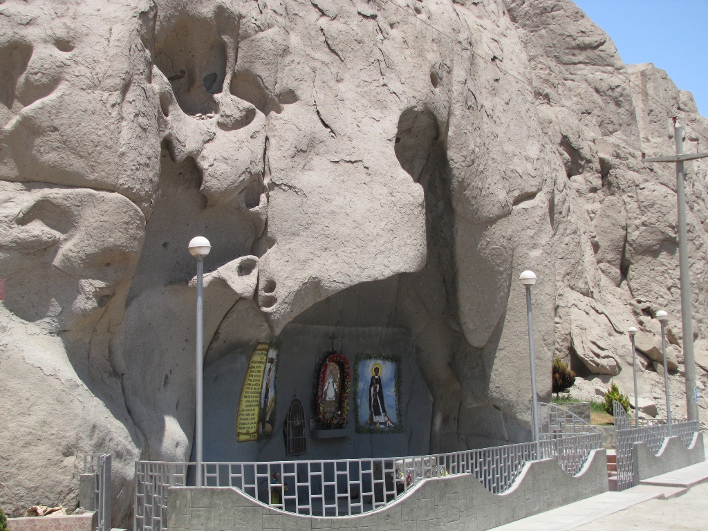 turismo en PERU - tourism PERU: CALANGO - capital de las manzanas