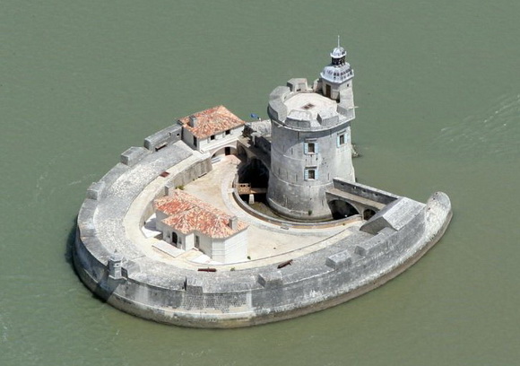 THE WORLD GEOGRAPHY: 10 Incredible Sea Forts