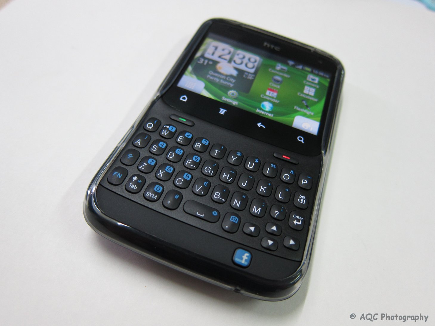 HTC Chacha Review - Ultimate Social Media Phone ~ Cheftonio's Blog