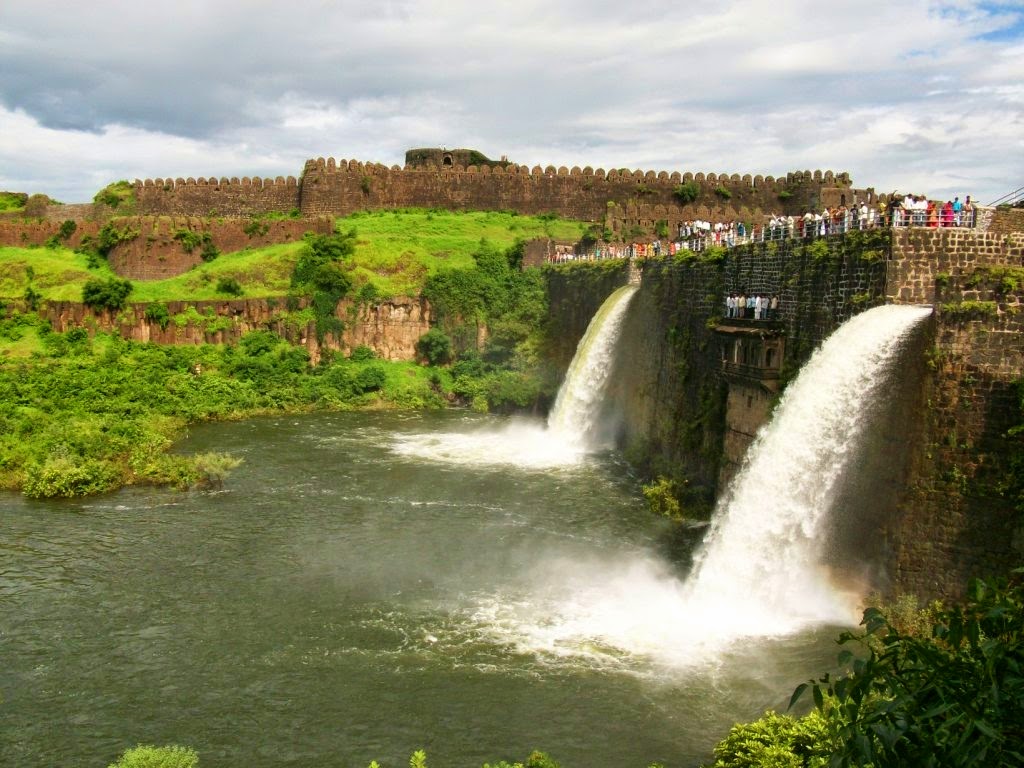 TMI: Offbeat Tour to Mighty Naldurg, the biggest land fort in ...