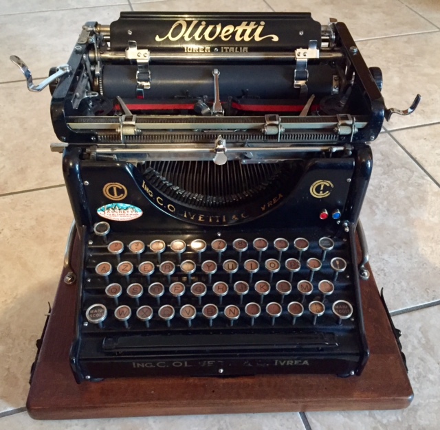 Typewriter - La Macchina per Scrivere: Club Olivetti M1 - Benvenuto ...